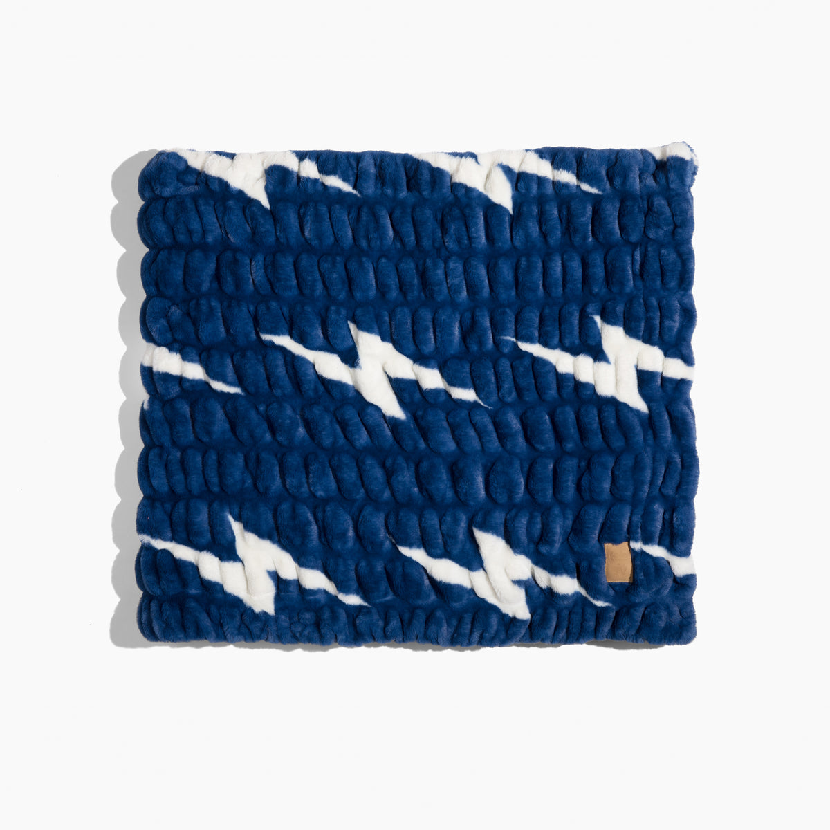 Blue // White Bolt – Lola Blankets
